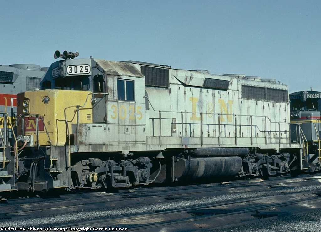 L&N GP40 #3025, in the Tilford Yard Service Center,